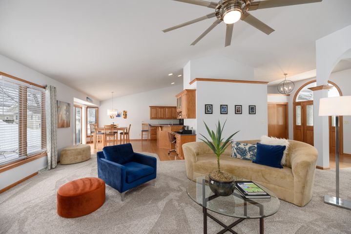 617 Two Rivers Dr Mukwonago | Benefit Realty